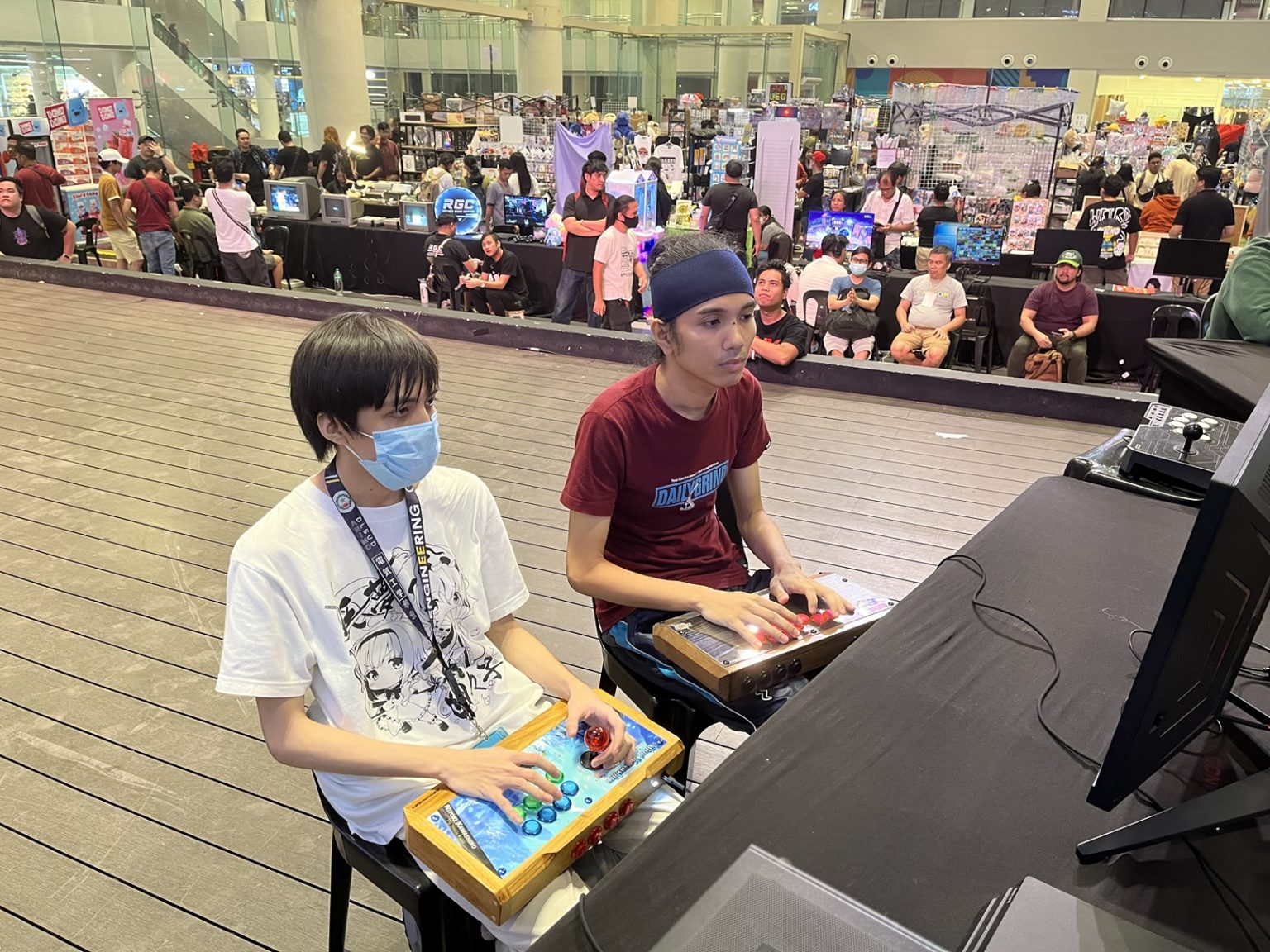 Why Fight Sticks Are Better Than Controllers (And When They’re Not)